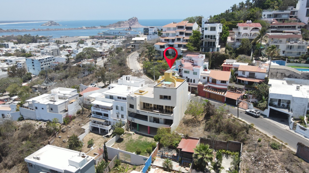 Spectacular house in Cerro del Vigia with beautiful views of the city ...